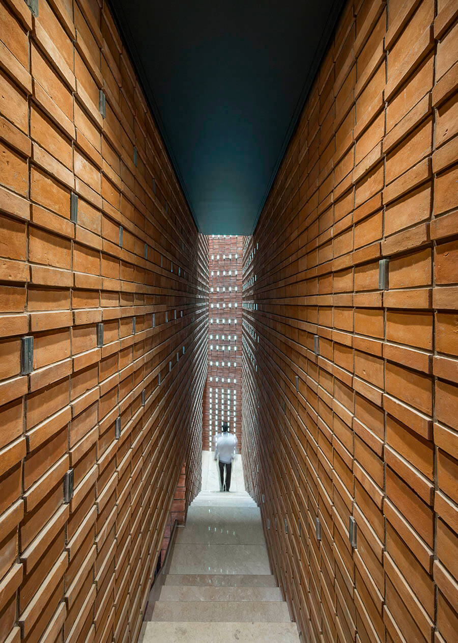 Ozgol apartment / Hooba Design Group